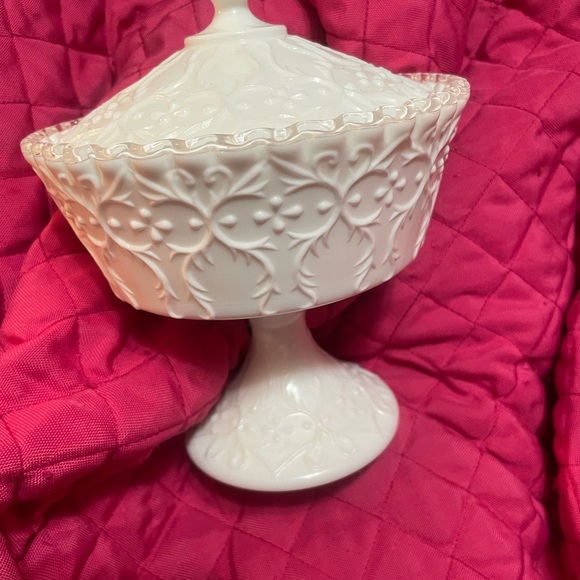Kitchen | Elegant White Pedestal Candy Dish | Poshmark
